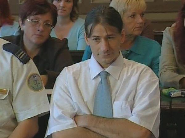 Drevenšku zaradi trojnega umora dosmrtna zaporna kazen - RTV SLO