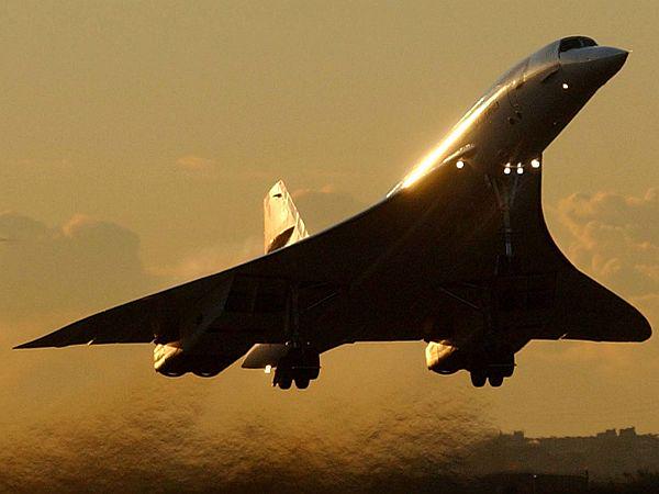 Slavni na concordu: kraljica mati držala krmilo, Diano Ross aretirali ...