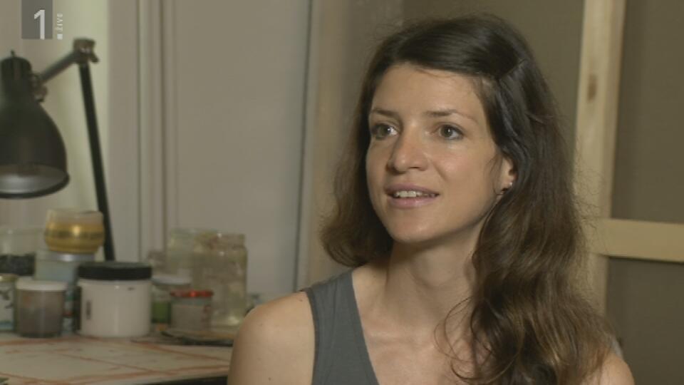 Polno zaposlena slikarka Ana Sluga