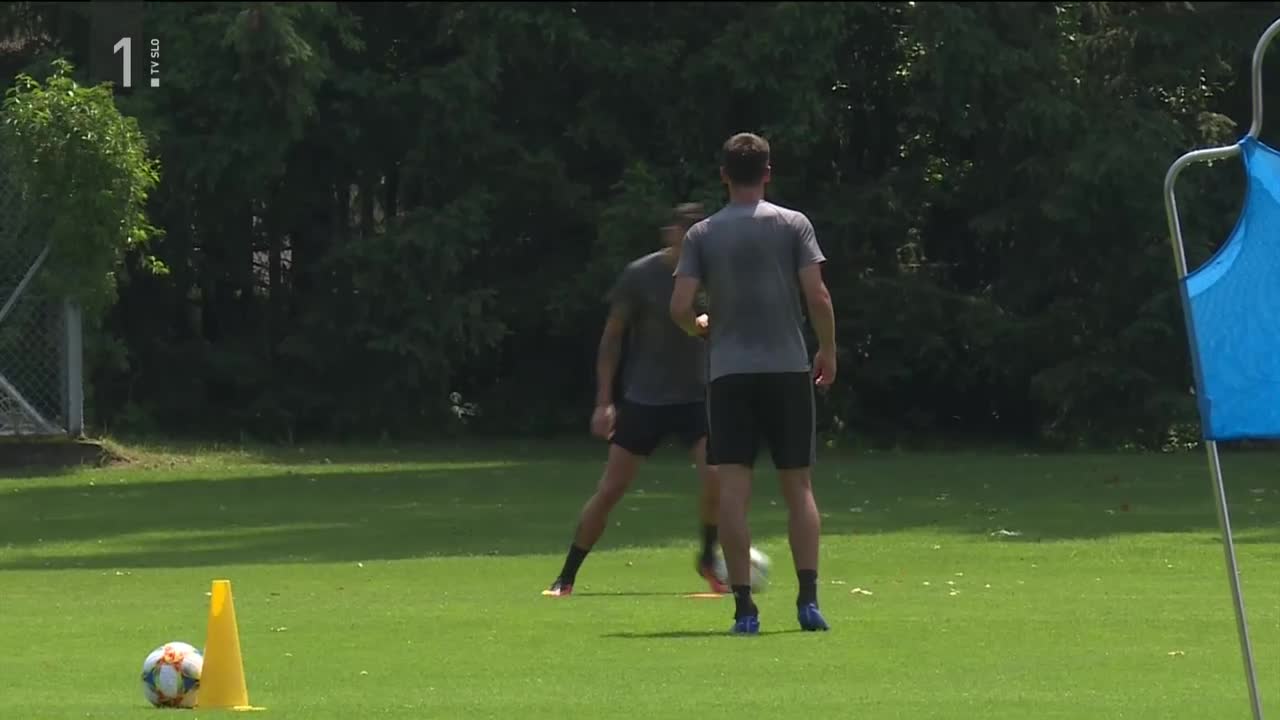 Kronaveter prvič treniral v vijoličastem dresu