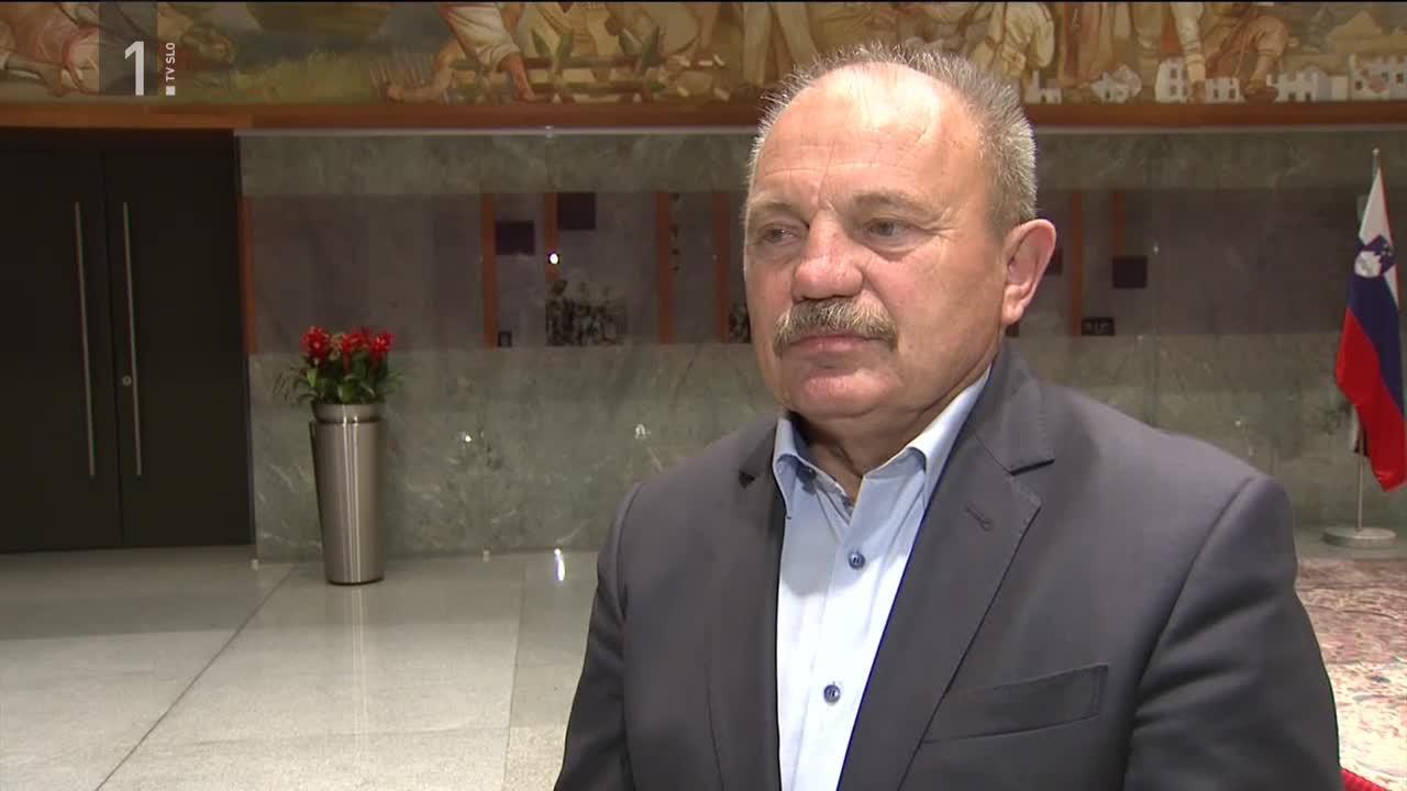 Je poslanec Branko Simonovič lagal o izobrazbi?
