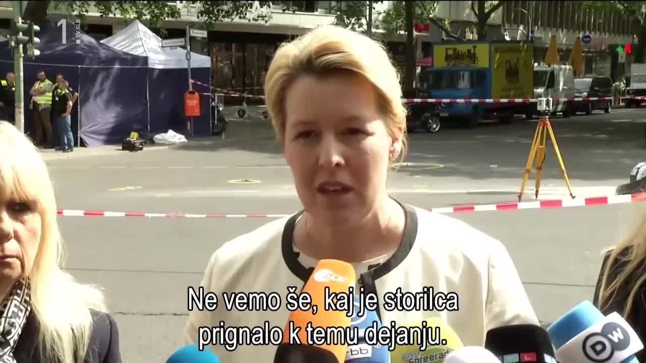 Voznik v Berlinu zapeljal v množico