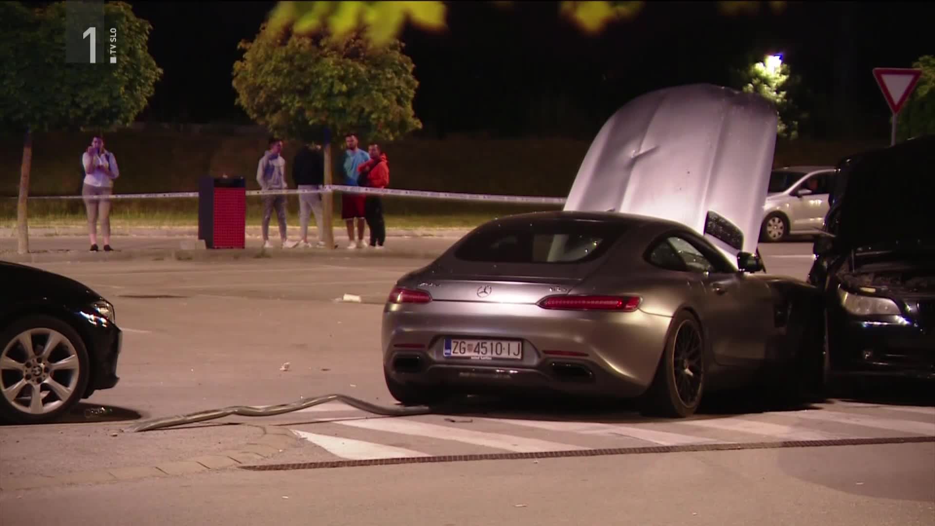 V Zagrebu pred nakupovalnim središčem voznik trčil v skupino ljudi