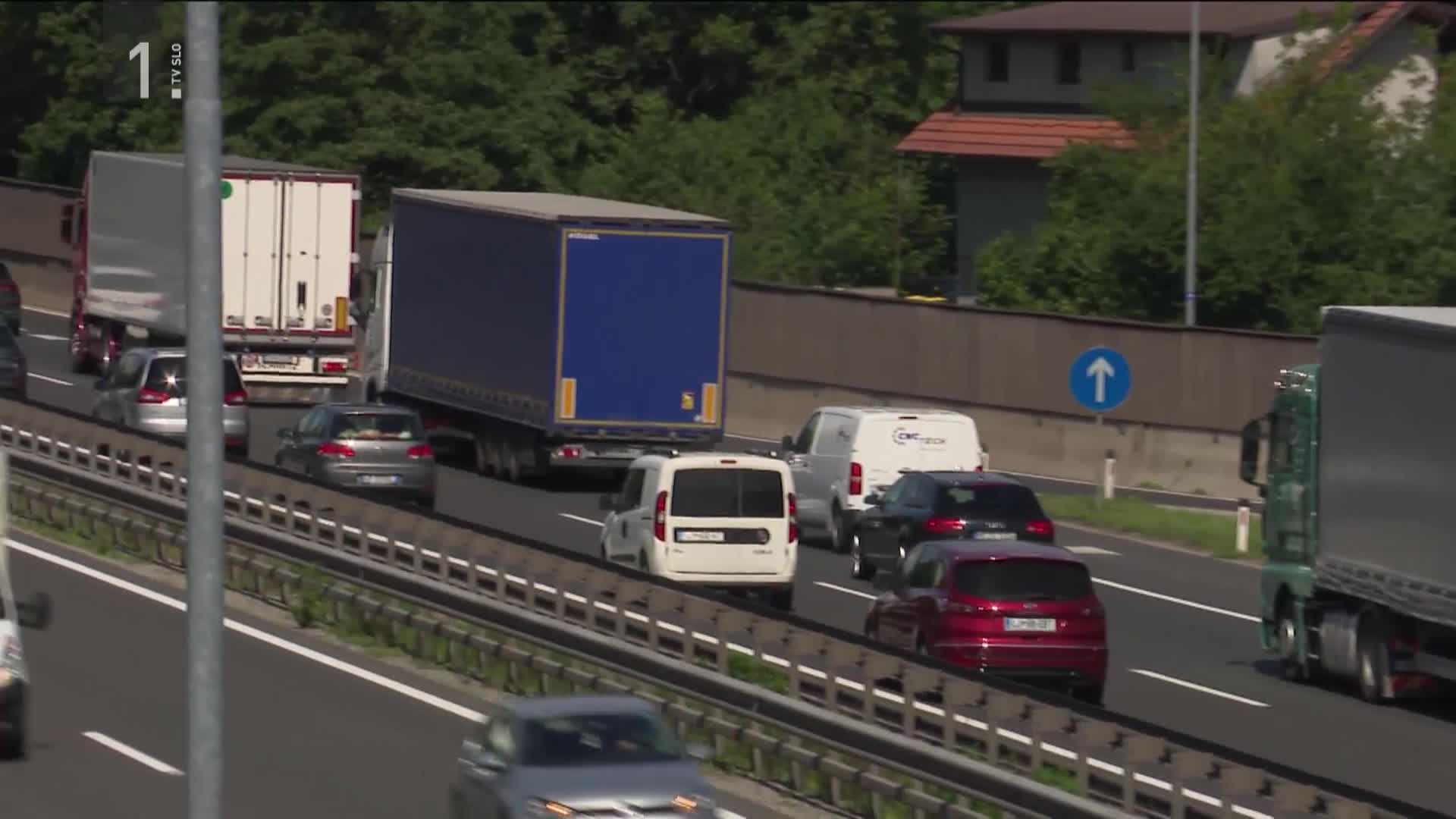 Zaradi praznika v sosednjih državah povečan promet
