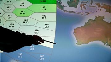 Družine žrtev poleta MH370 12 let po izginotju letala pozivajo k ...