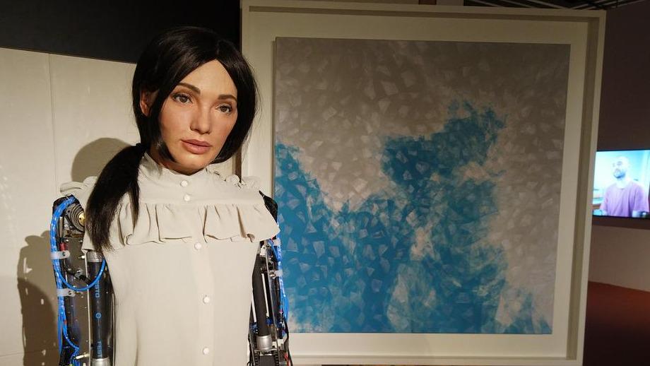 Na dražbi za več kot milijon evrov prodali umetnino, ki jo je ustvarila ...