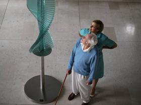 Umrl je kipar Ciril Cesar, eden od pionirjev slovenskega industrijskega ...