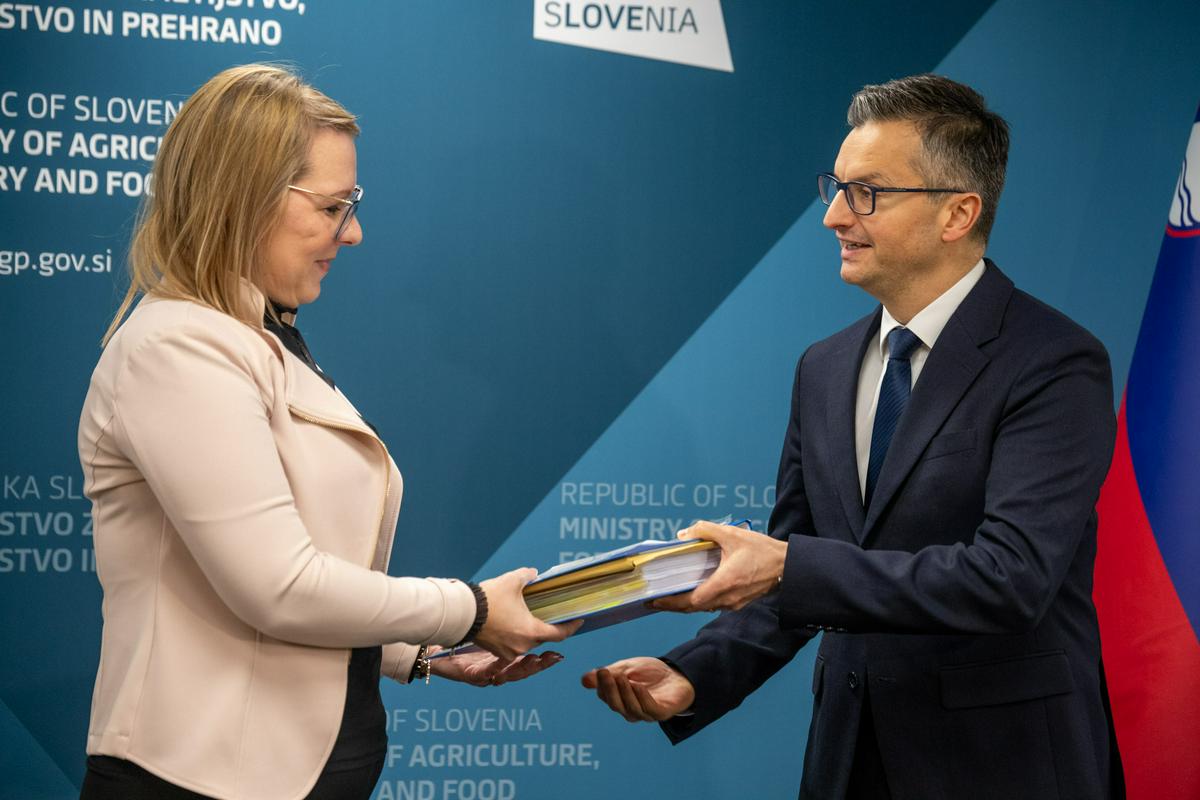 Kmetijska ministrica: "Podkrepiti je treba znanje in omogočiti lažji dostop do kmetijskih ...