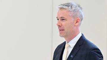 Kandidat za novega guvernerja Banke Slovenije Simon Savšek ne uživa zadostne podpore koalicije