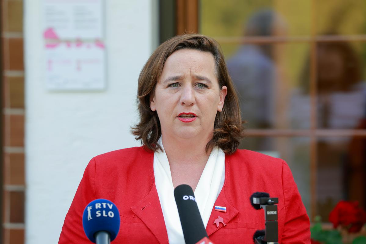 Vesna Humar izrazila podporo SAK-u. Ocenjuje, da se odnosi z Avstrijo ...