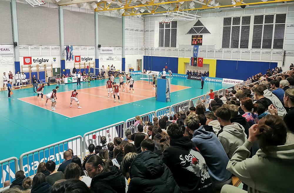 ACH Volley s 25 točkami Tončka Šterna v Kamniku zmagal s 3:1 - RTV SLO