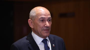 Resnica za obvezno testiranje funkcionarjev na mamila, a ne na konopljo ...